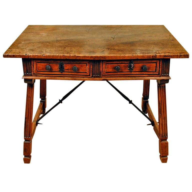 17th Century Spanish Baroque Walnut Writing Desk For Sale at 1stDibs