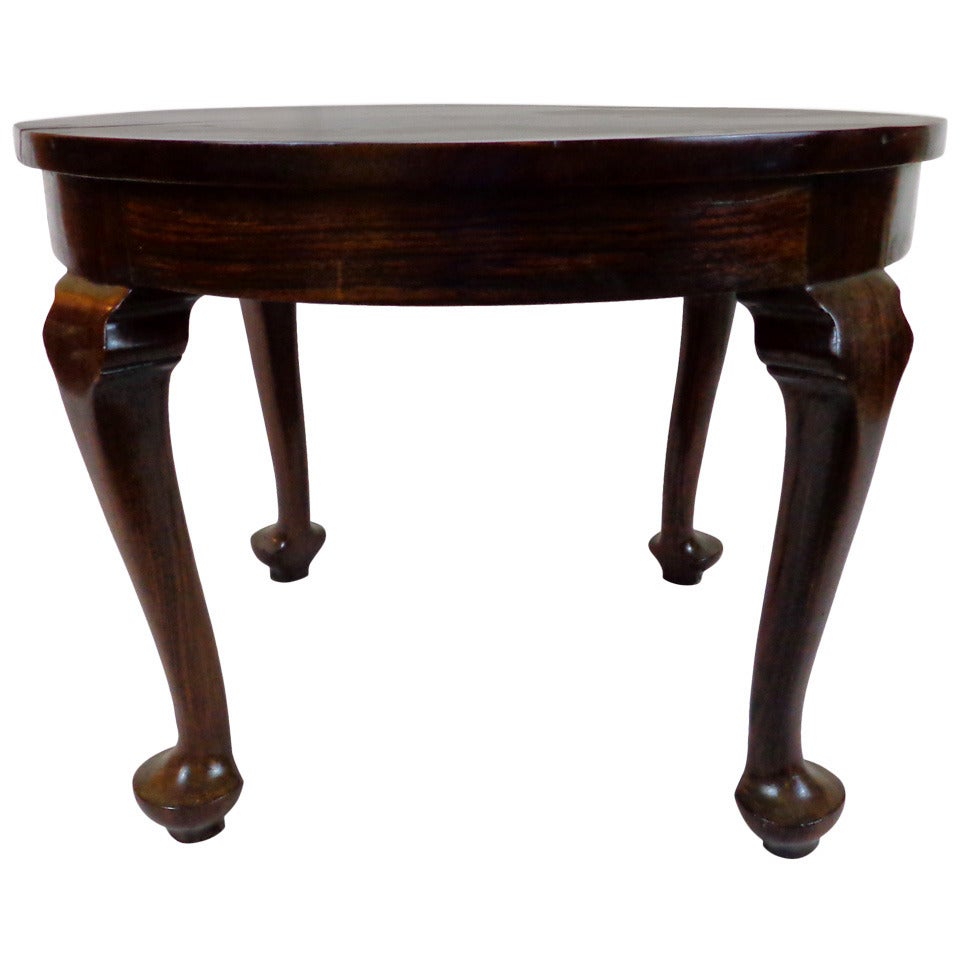 19th Century Queen Anne Style English Small Round Table For Sale at 1stDibs