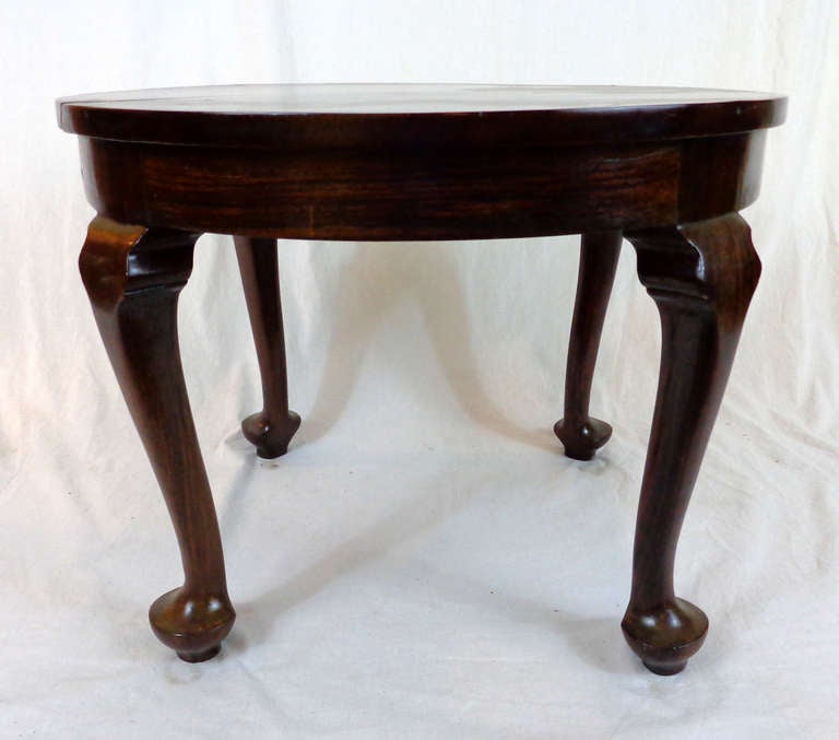 19th Century Queen Anne Style English Small Round Table For Sale at 1stDibs