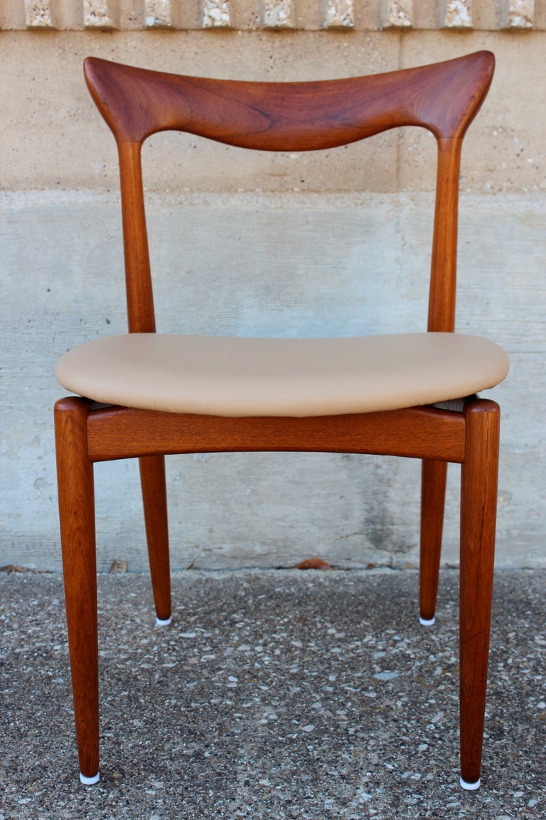 Set of Eight Teak Dining Chairs at 1stDibs