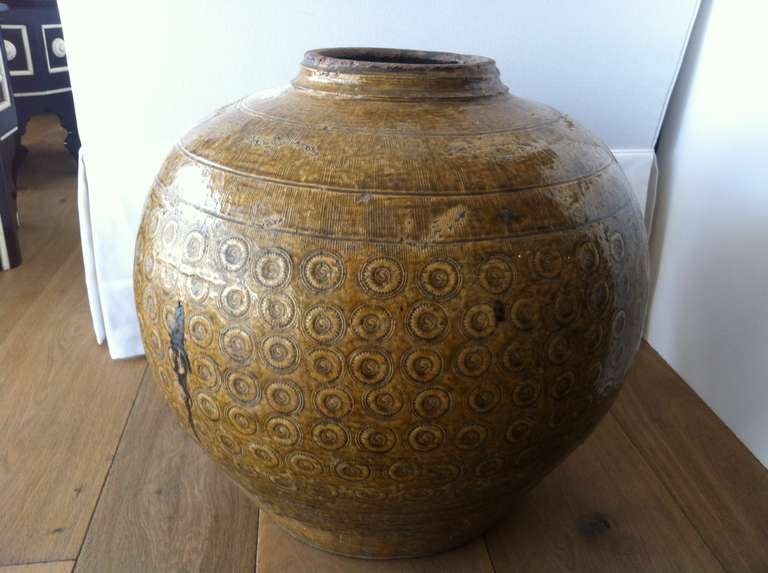 Antique Chinese Pot at 1stDibs