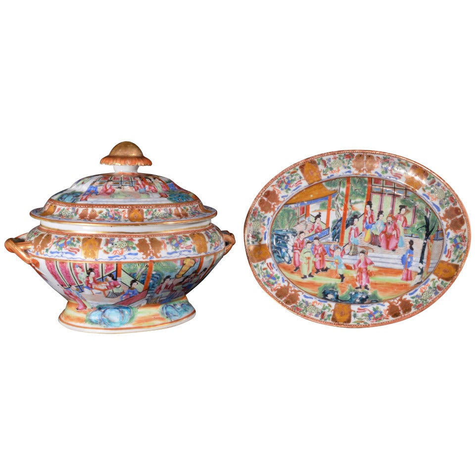 A Large Chinese Export Porcelain Tureen, Cover and Stand at 1stDibs
