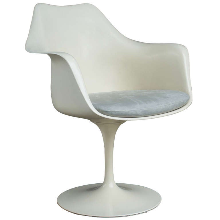 Eero Saarinen Tulip Swivel Armchair at 1stDibs