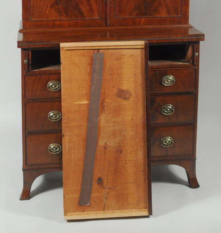 Fine Hepplewhite Mahogany Secretary Desk For Sale at 1stDibs
