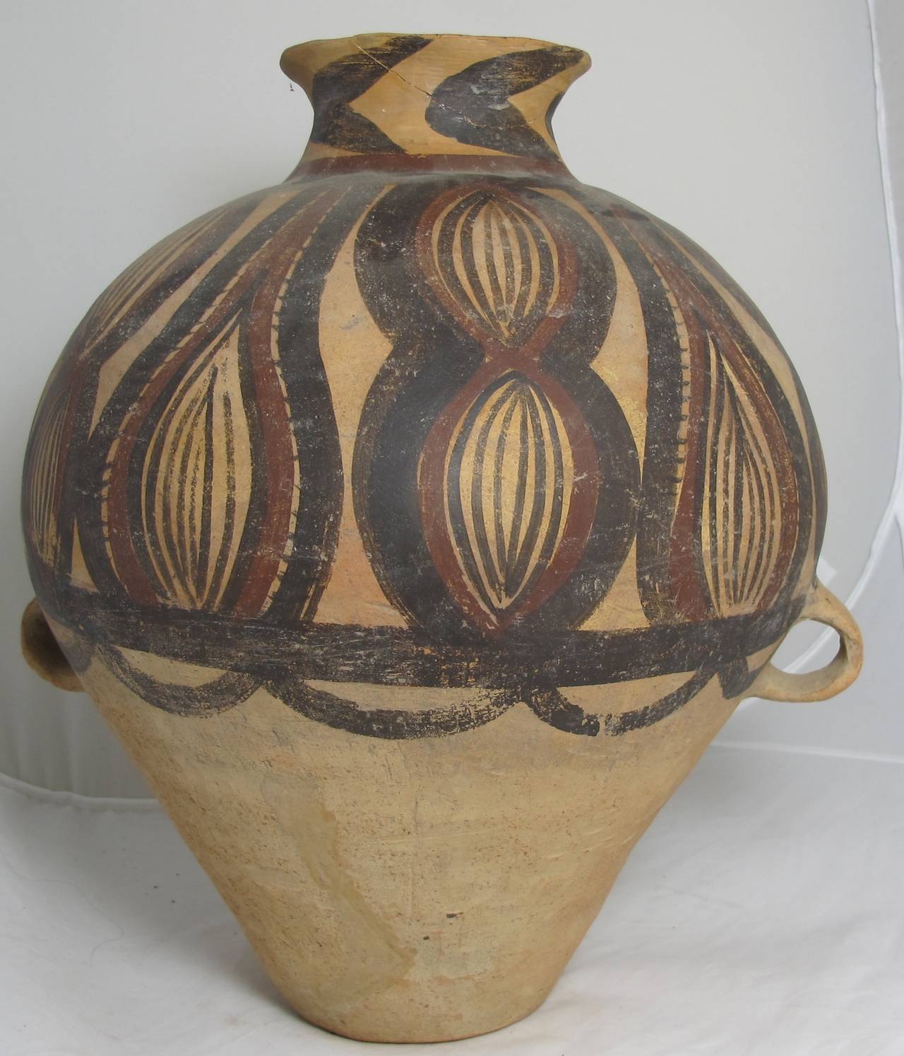 Large Chinese Neolithic Storage Jar at 1stDibs | neolithic storage jars