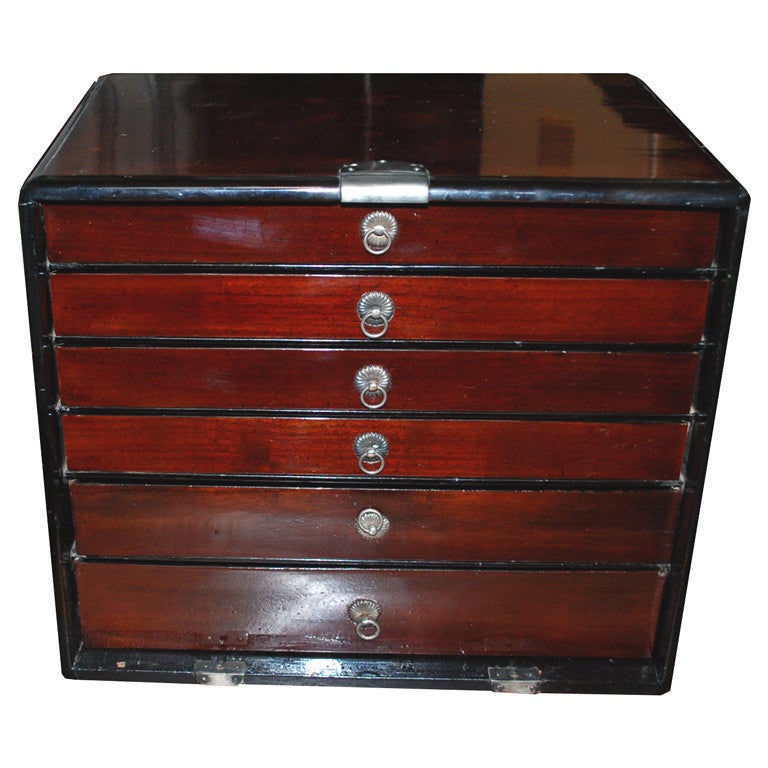 Japanese Jewelry Boxes - 13 For Sale on 1stdibs