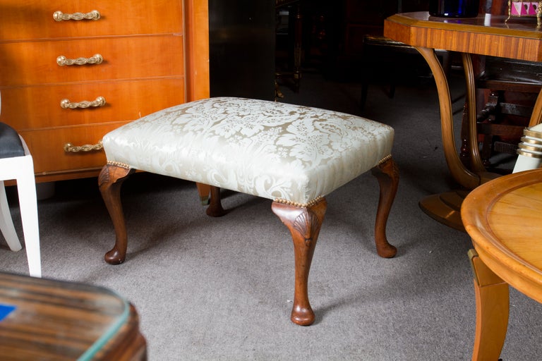 Queen Anne Style Walnut Stool For Sale at 1stdibs