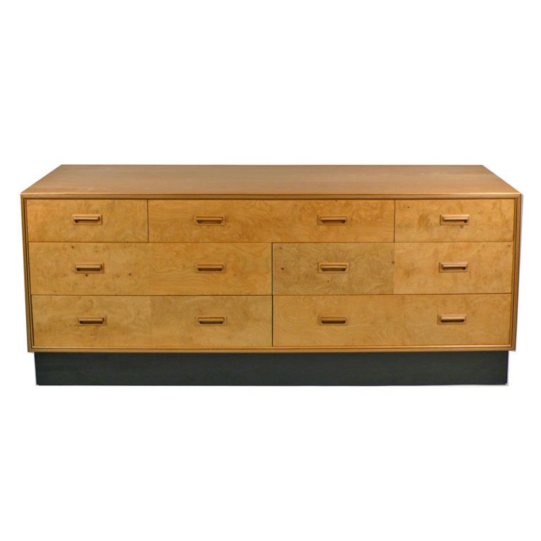 Henredon 8 Drawer Dresser at 1stDibs