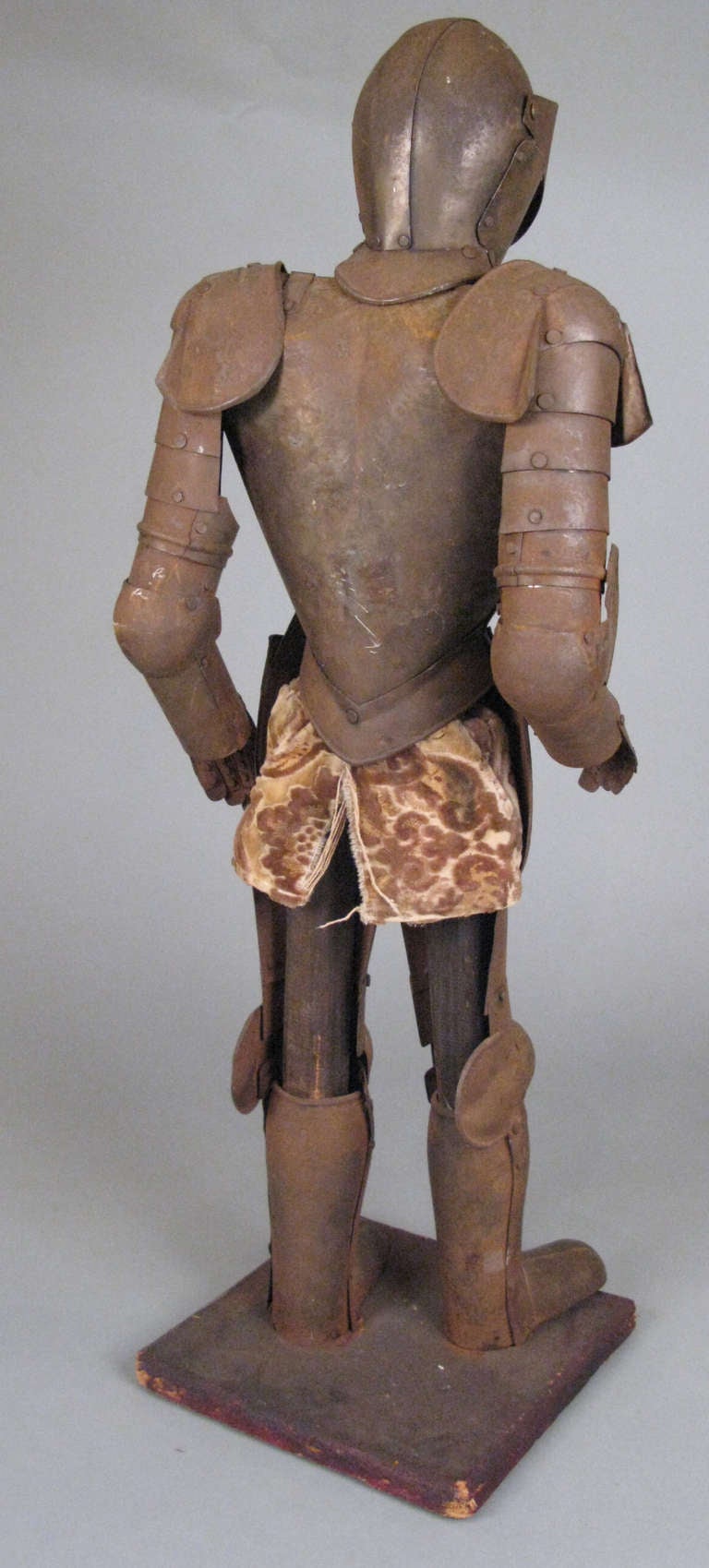 Antique Decorative Suit of Armour at 1stdibs