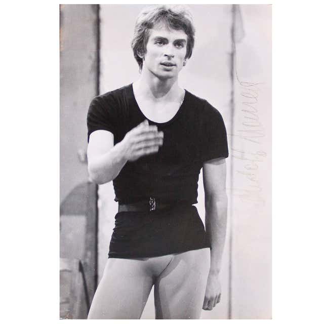 Photograph Of Rudolf Nureyev By Jürgen Vollmer At 1stdibs Rudolf Nureyev Nude Rudolph Nureyev