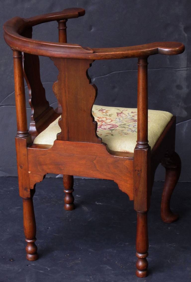 English Corner Chair of Mahogany from the Georgian Era at 1stDibs