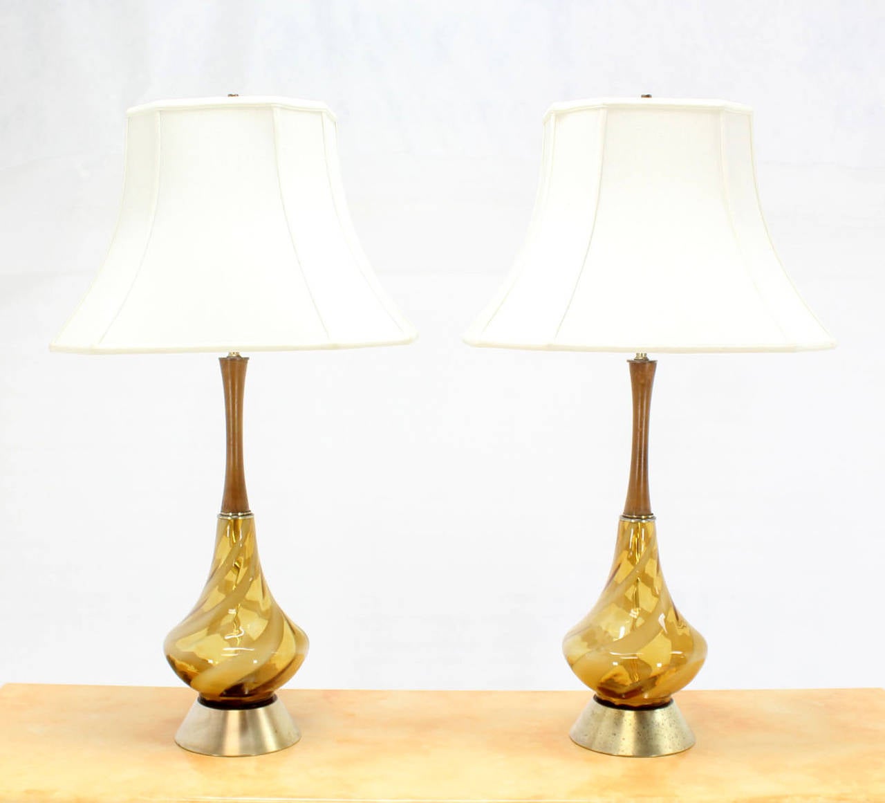 Pair of Mid-Century Modern Amber Glass Table Lamps with Silk Shades at ...