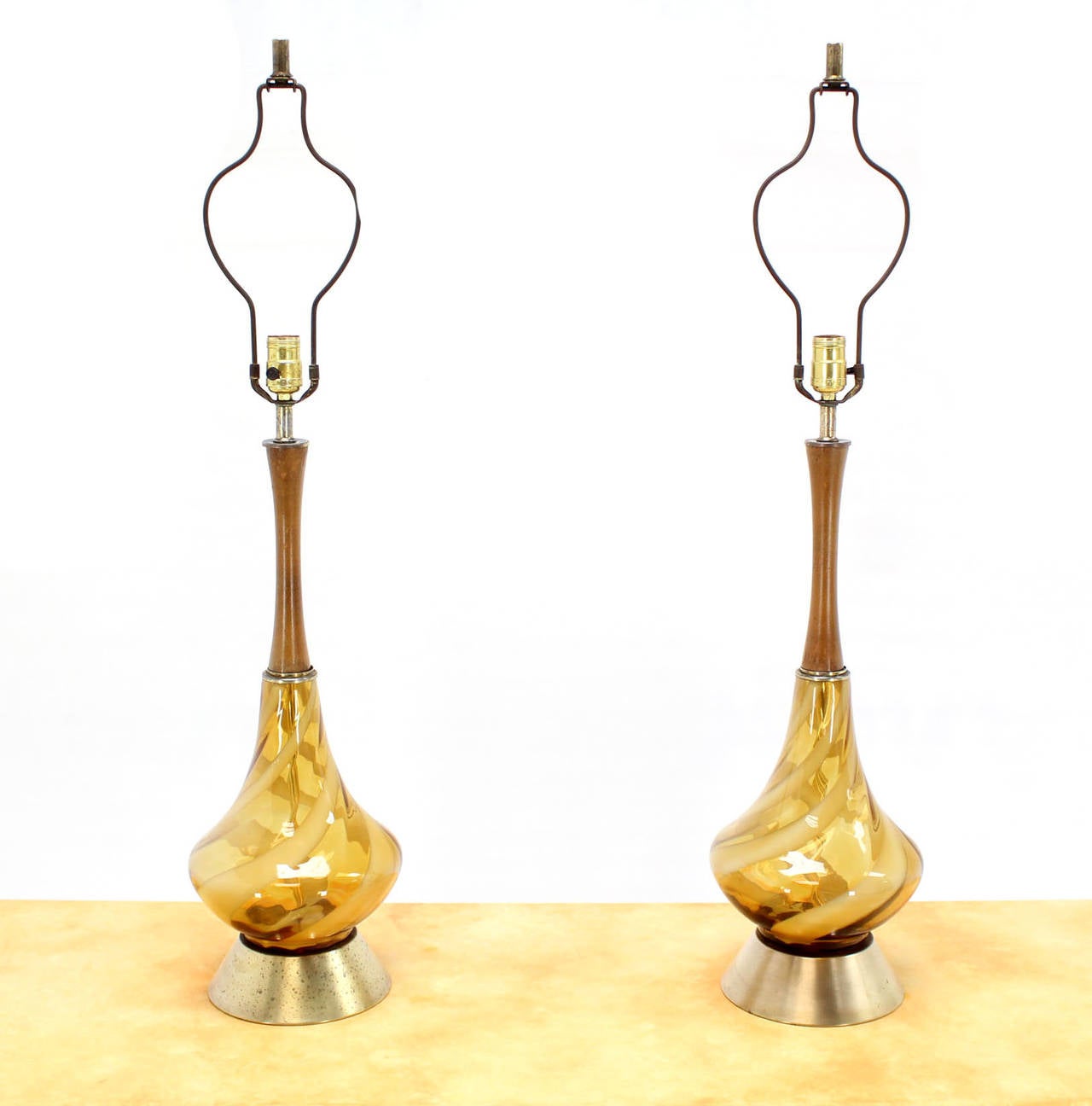 Pair of Mid-Century Modern Amber Glass Table Lamps with Silk Shades at ...