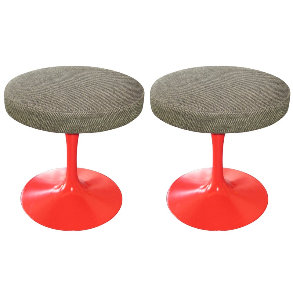 Pair of Tulip Stool by Eero Saarinen for Knoll at 1stDibs
