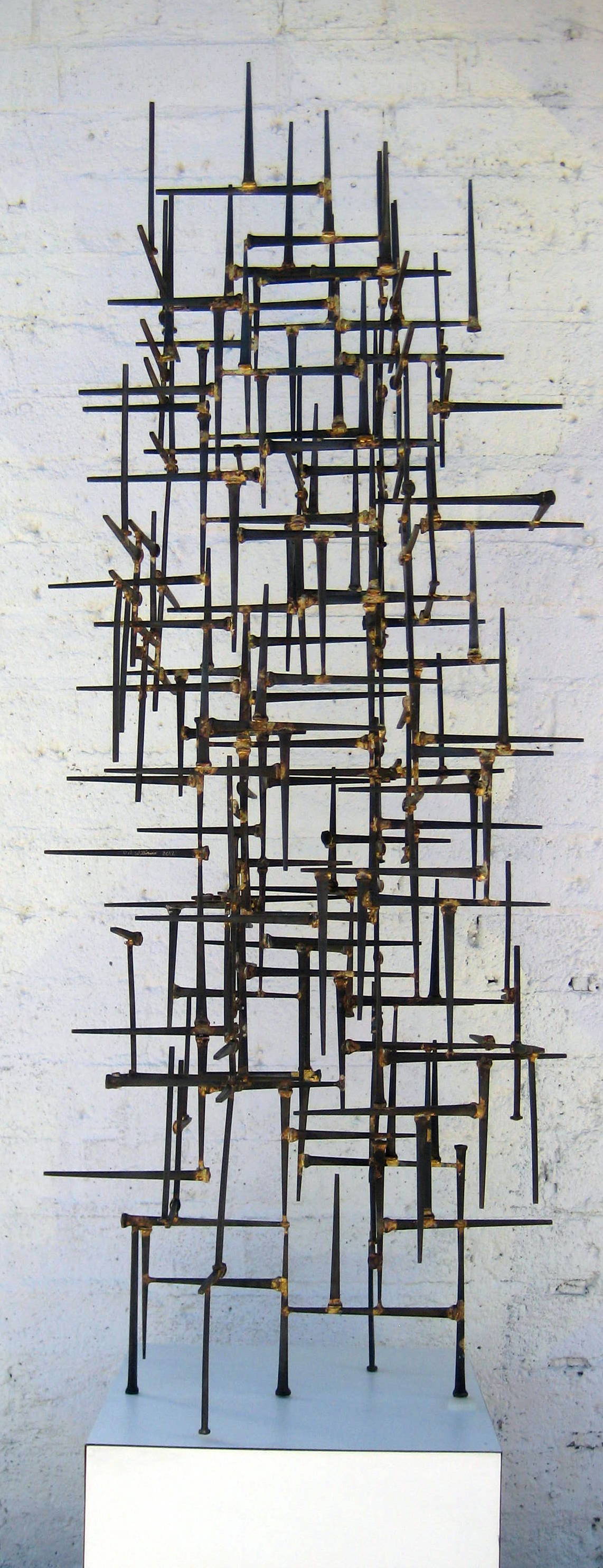 "Event Horizon" An original floor sculpture by American artist Del ...