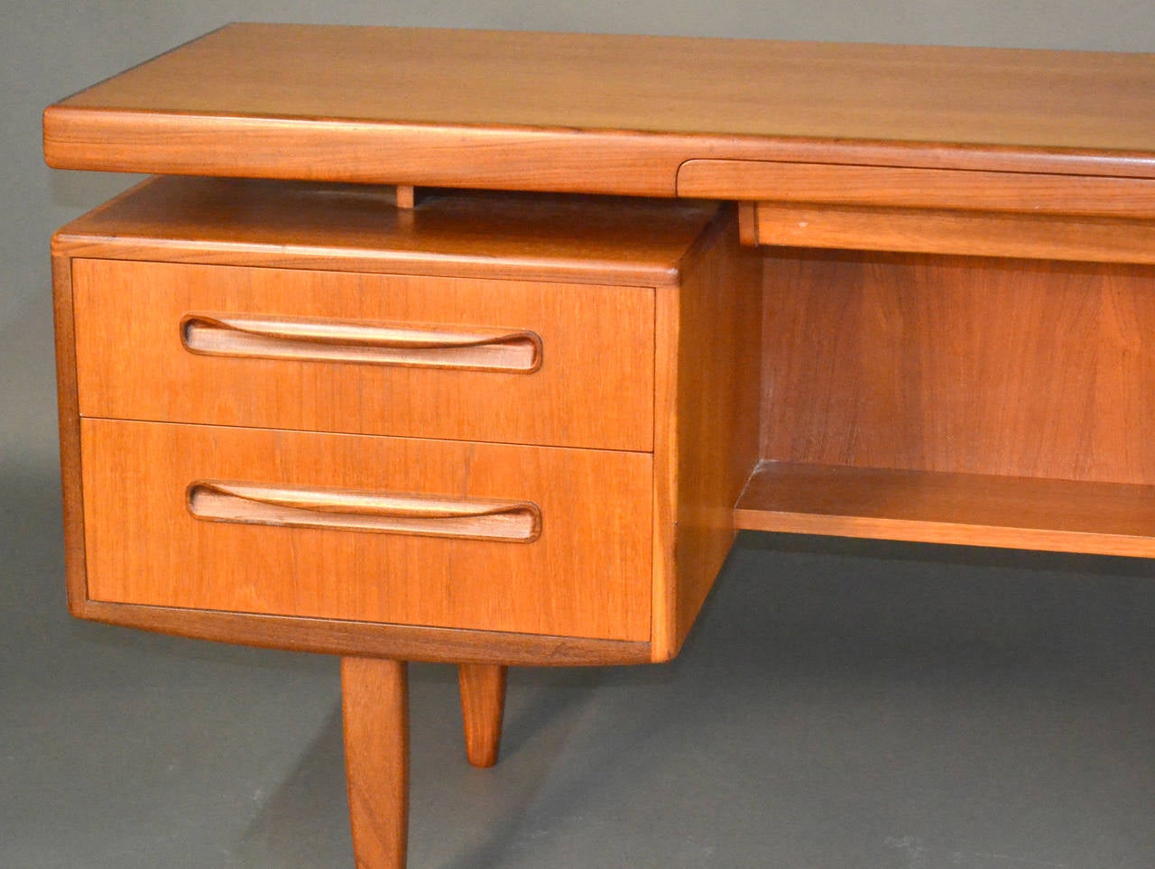 Mid-Century Ib Kofod-Larsen G Plan Floating Desk at 1stDibs | g plan ...