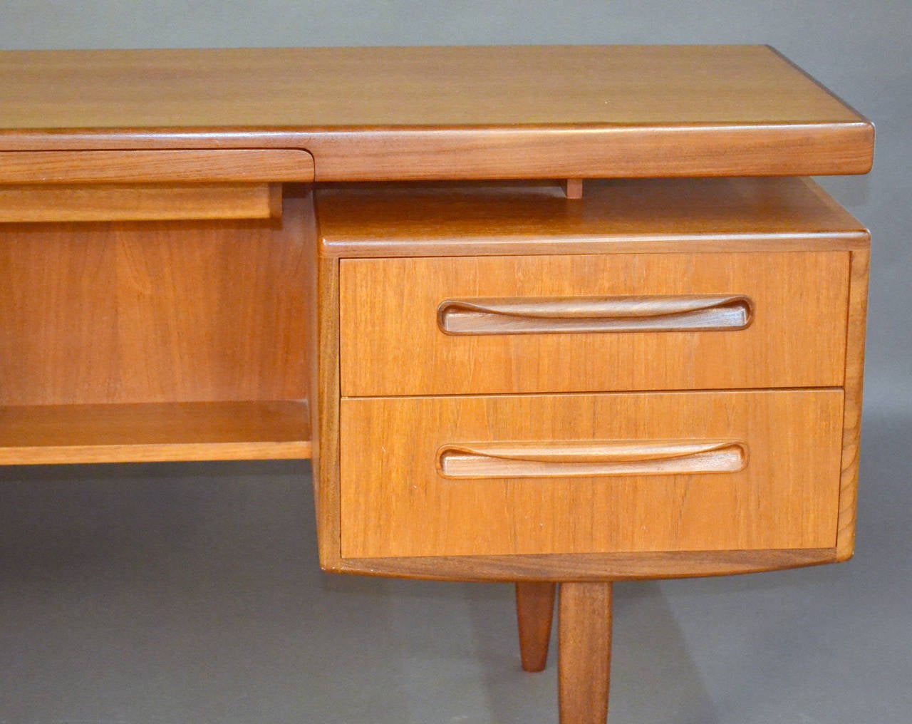 Mid-Century Ib Kofod-Larsen G Plan Floating Desk at 1stDibs | g plan ...