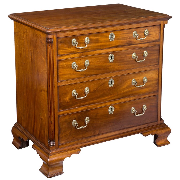Small Chippendale Chest, Philadelphia, circa 1780 For Sale at 1stDibs