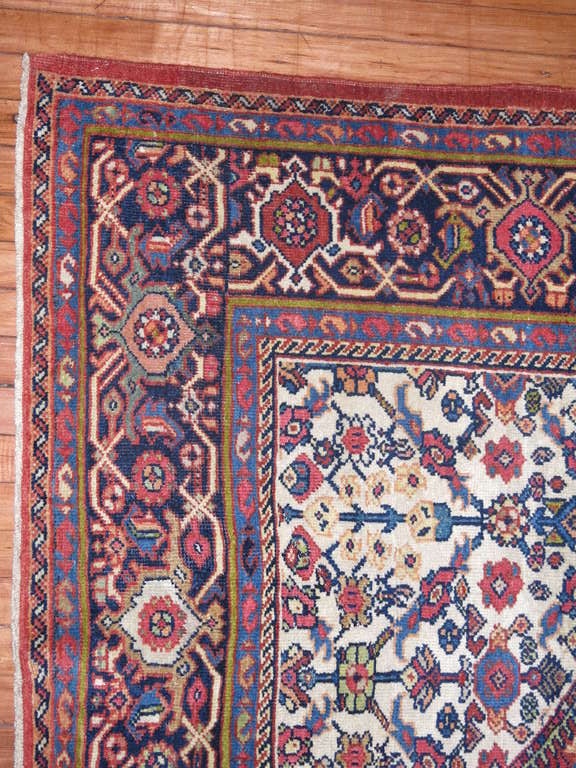 Persian Sultanabad Rug For Sale at 1stdibs