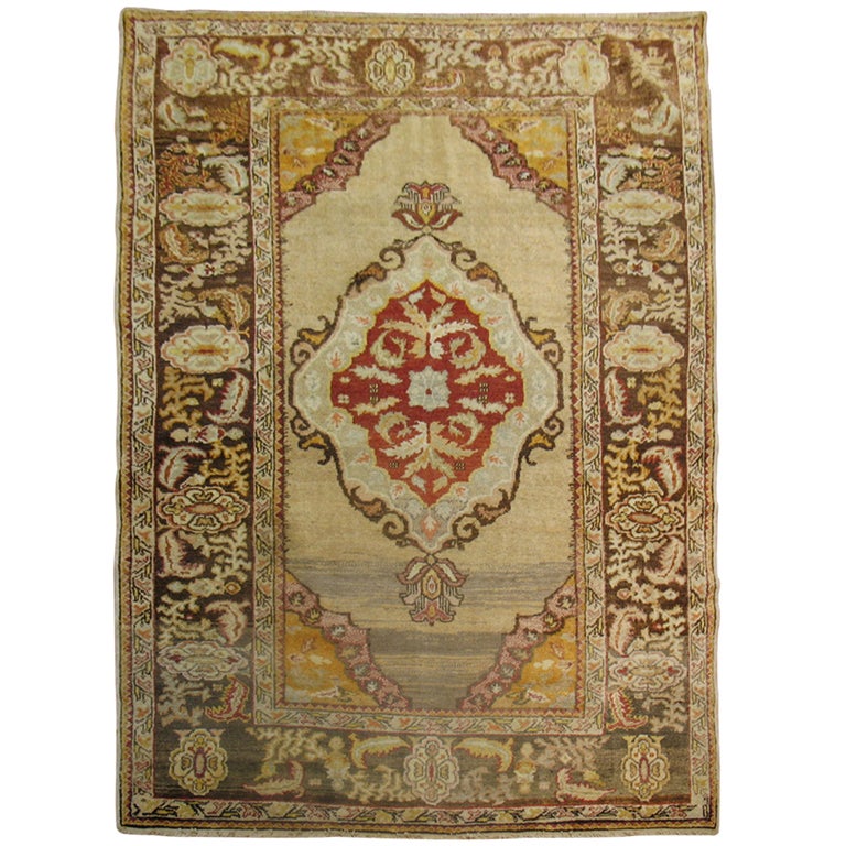 Medieval Rugs and Carpets - 21 For Sale at 1stdibs