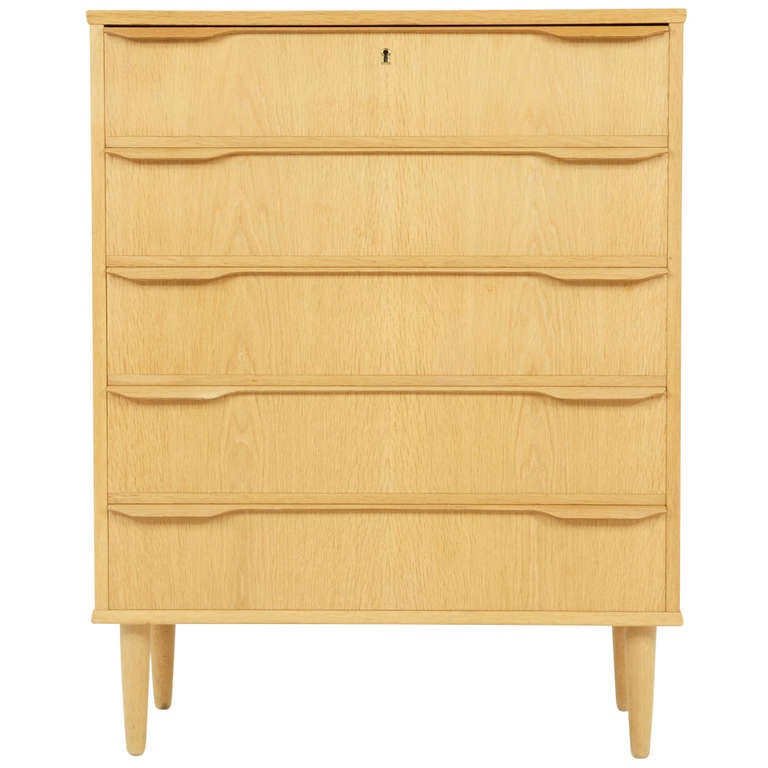 Beautiful Danish 5 Drawer Oak Dresser at 1stDibs
