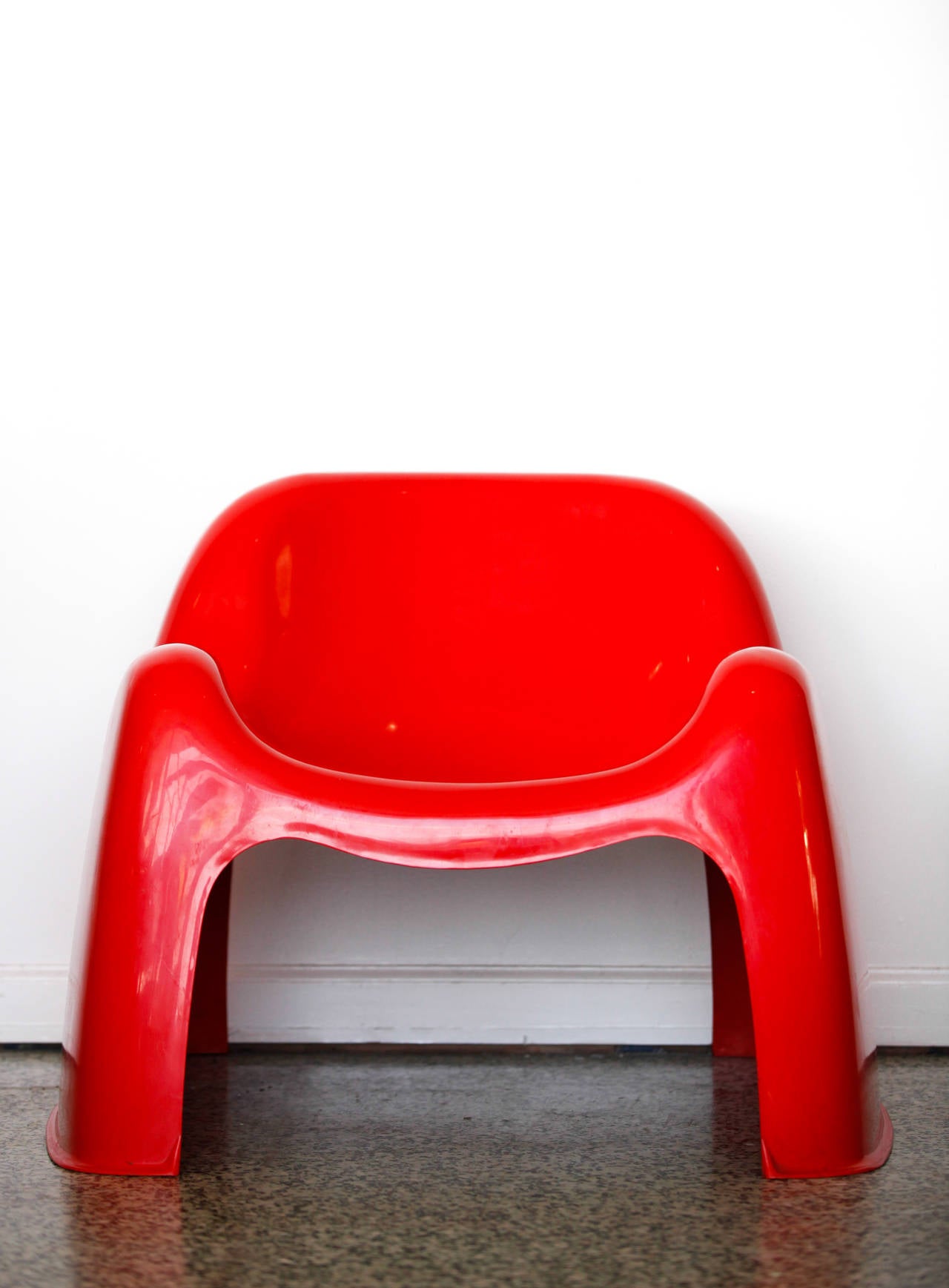 Pair of Mid-Century Modern Red Artemide Milano Toga Armchairs by Sergio ...