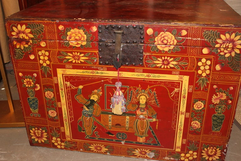 19th Chinese Opera Chest-Trunk For Sale at 1stDibs