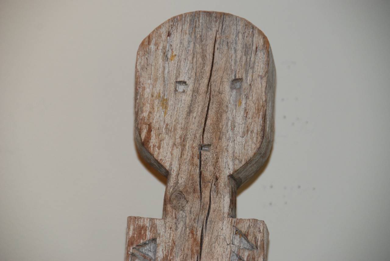 Giryama Vivango African Post For Sale at 1stDibs