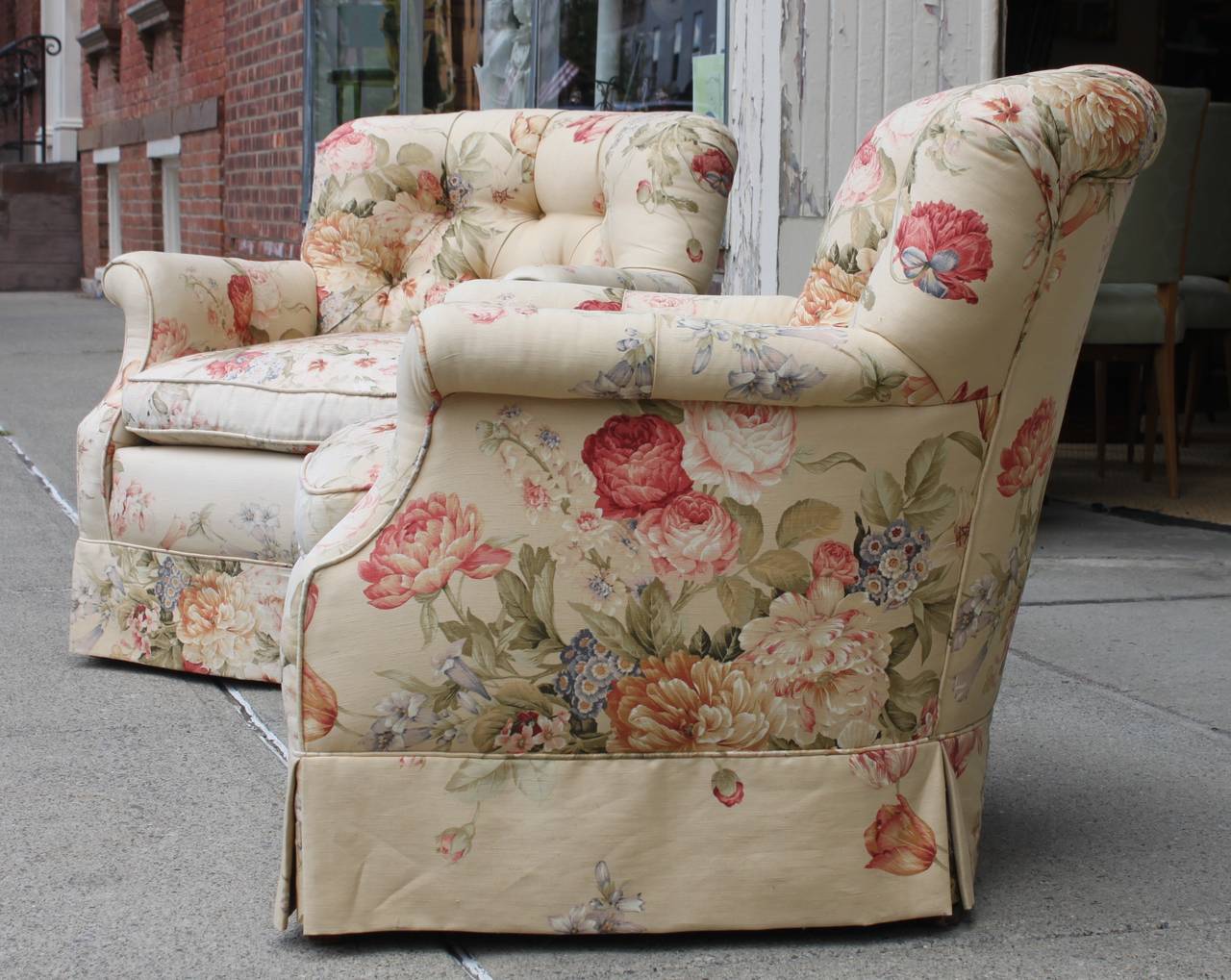 Pair of Vintage Frame Lounge Club Chairs For Sale at 1stDibs
