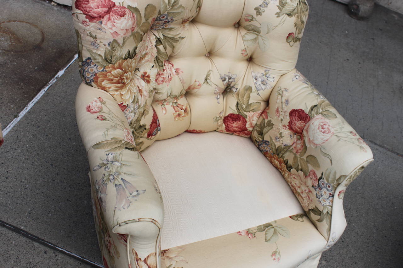 Pair of Vintage Frame Lounge Club Chairs For Sale at 1stDibs