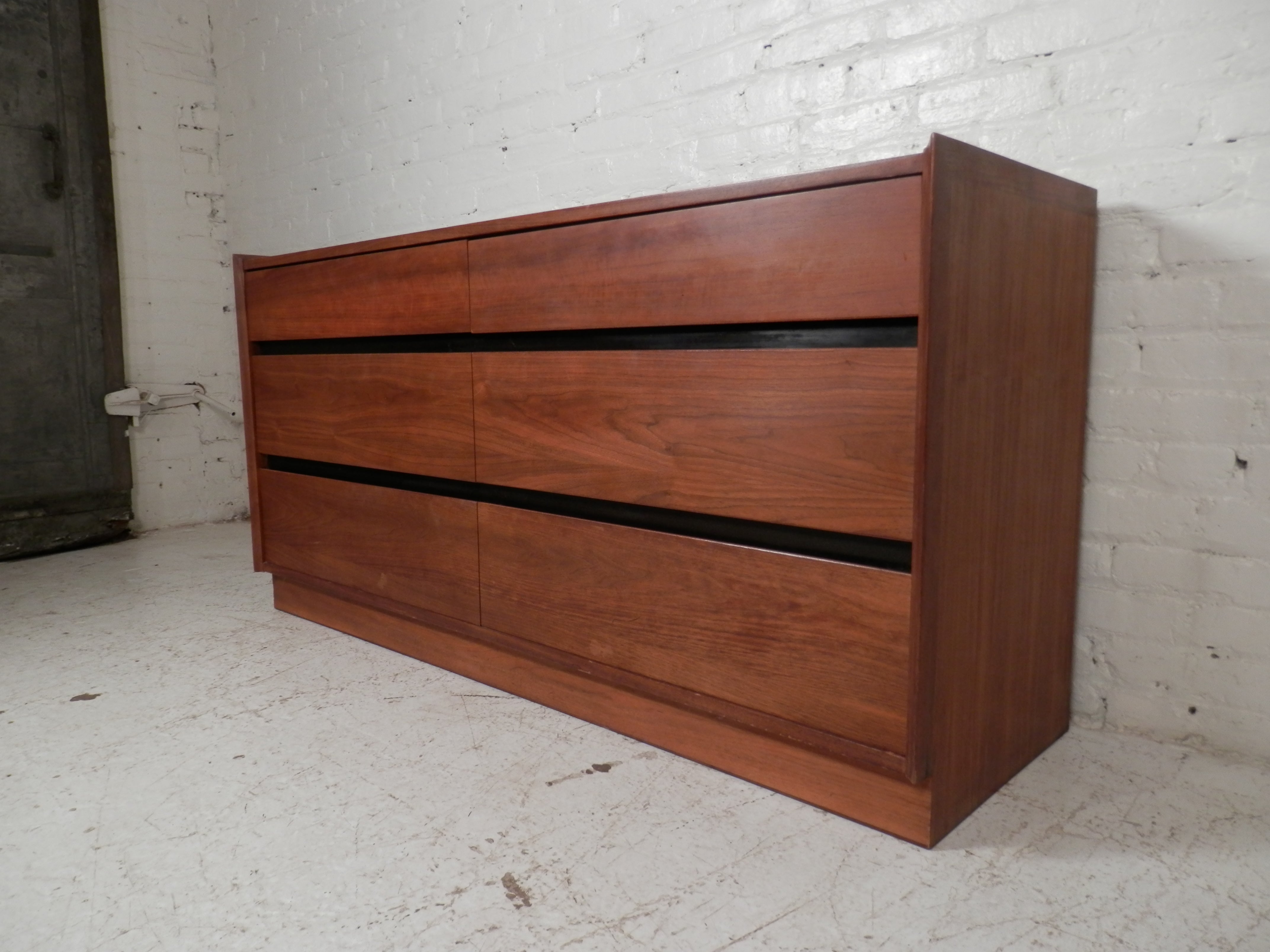 Six-Drawer Dresser by Dillingham For Sale at 1stDibs | dillingham dresser
