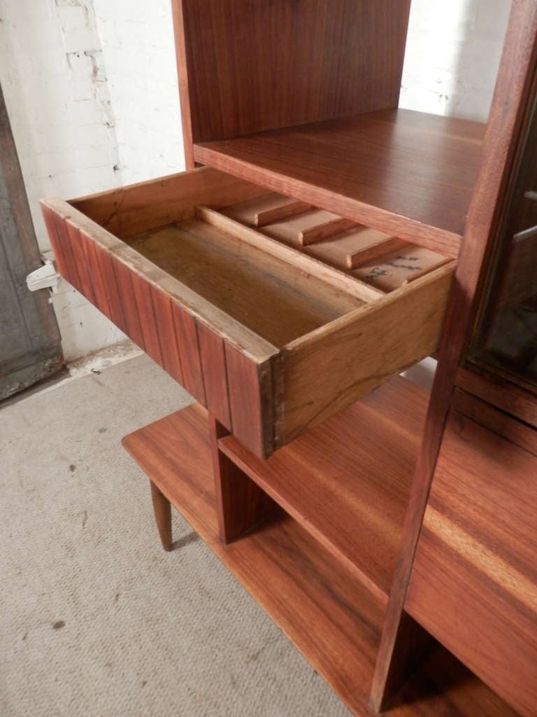 Attractive Mid-Century Walnut Room Divider at 1stDibs