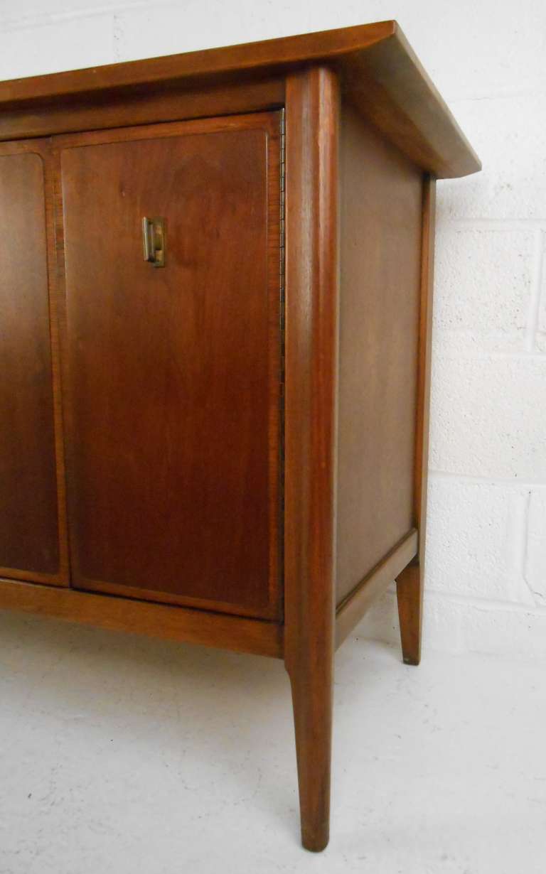Lane Server at 1stDibs
