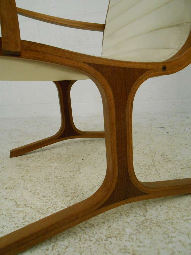 Vintage Modern Kosuga Side Chair For Sale at 1stDibs