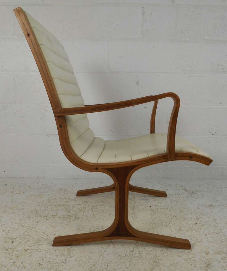 Vintage Modern Kosuga Side Chair For Sale at 1stDibs