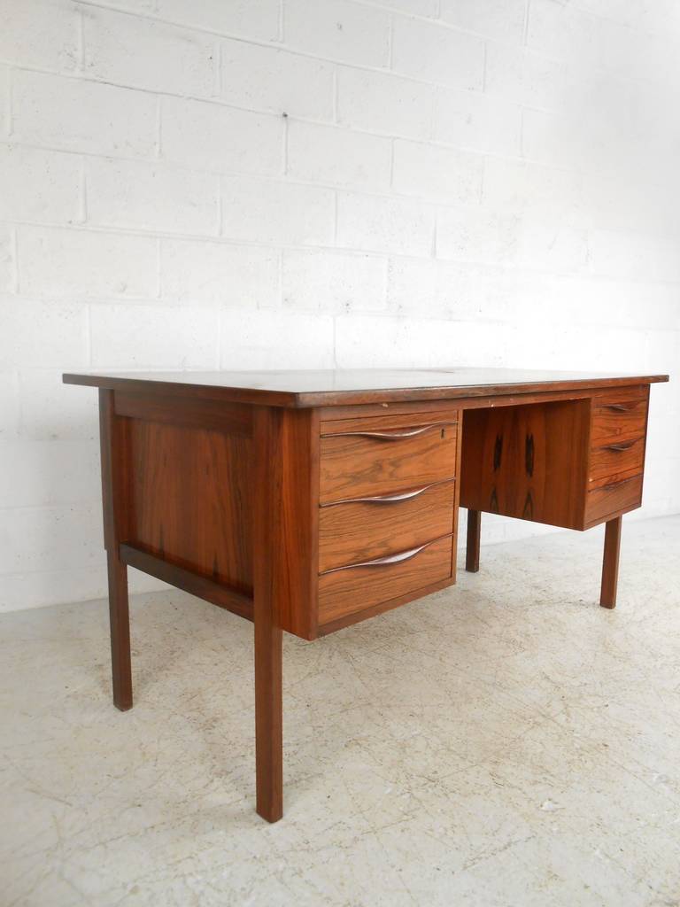 Danish Modern Executive Desk For Sale at 1stDibs