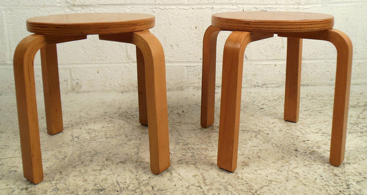 Mid Century Pair of Blonde Bentwood Stacking Tables For Sale at 1stDibs