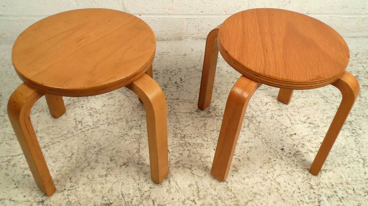 Mid Century Pair of Blonde Bentwood Stacking Tables For Sale at 1stDibs