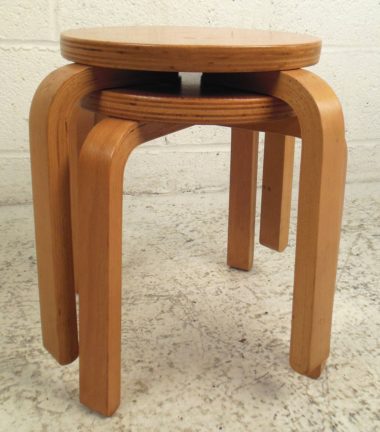 Mid Century Pair of Blonde Bentwood Stacking Tables For Sale at 1stDibs