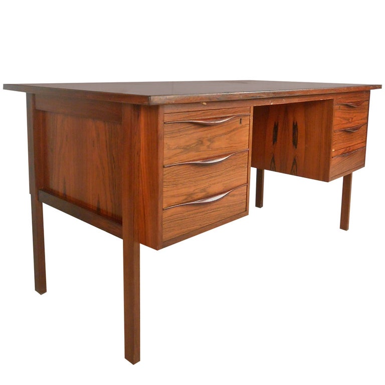 Danish Modern Executive Desk For Sale at 1stDibs