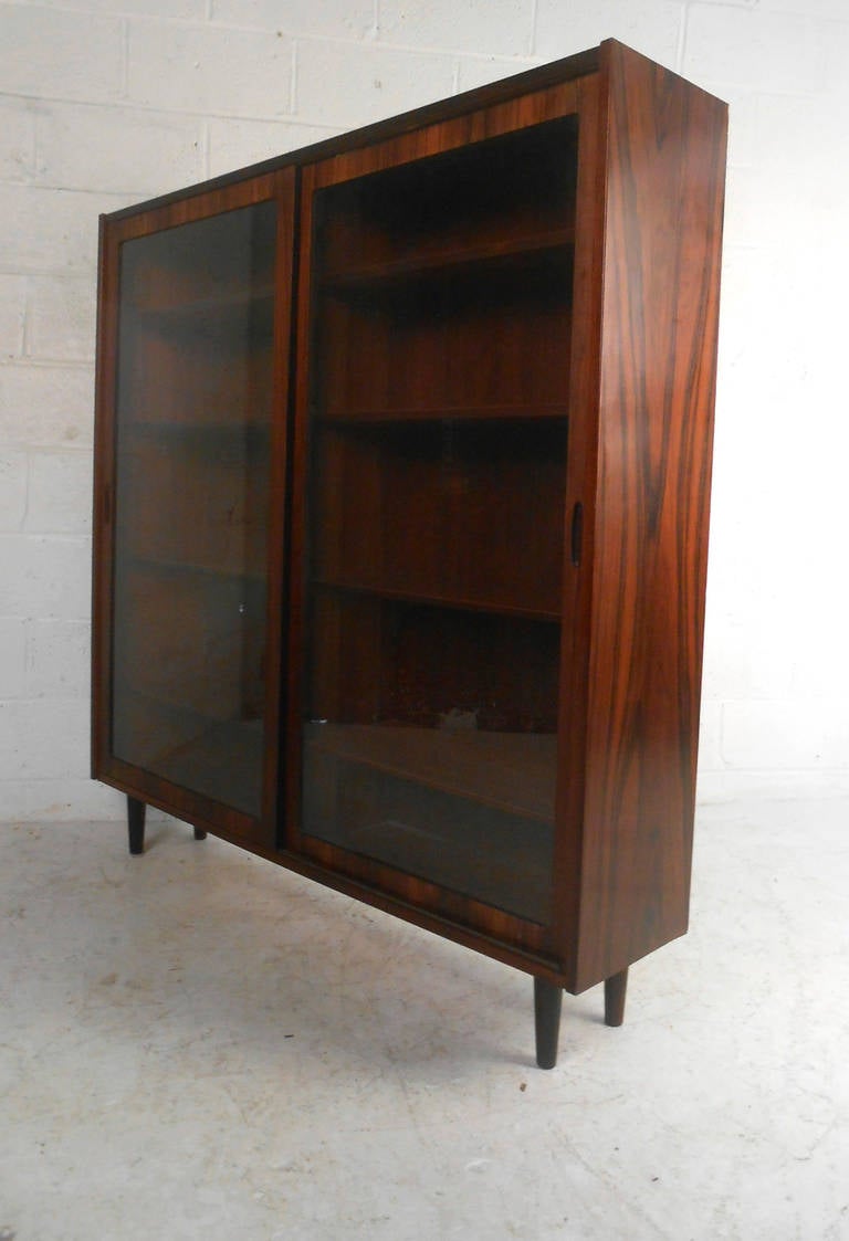 Beautiful Mid-Century Danish Rosewood Display Cabinet at 1stDibs