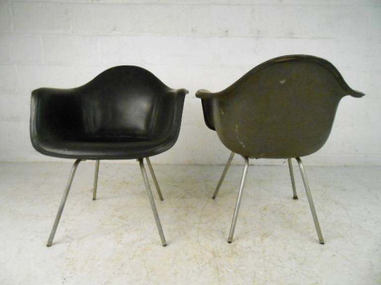 Pair Mid-Century Modern Eames Fiberglass Shell Chairs for Herman Miller ...