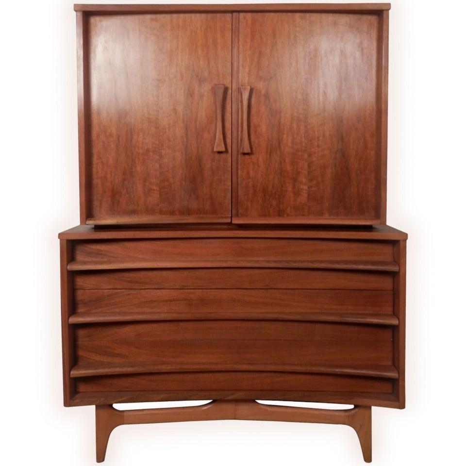 American Curved Front Walnut Chest at 1stDibs