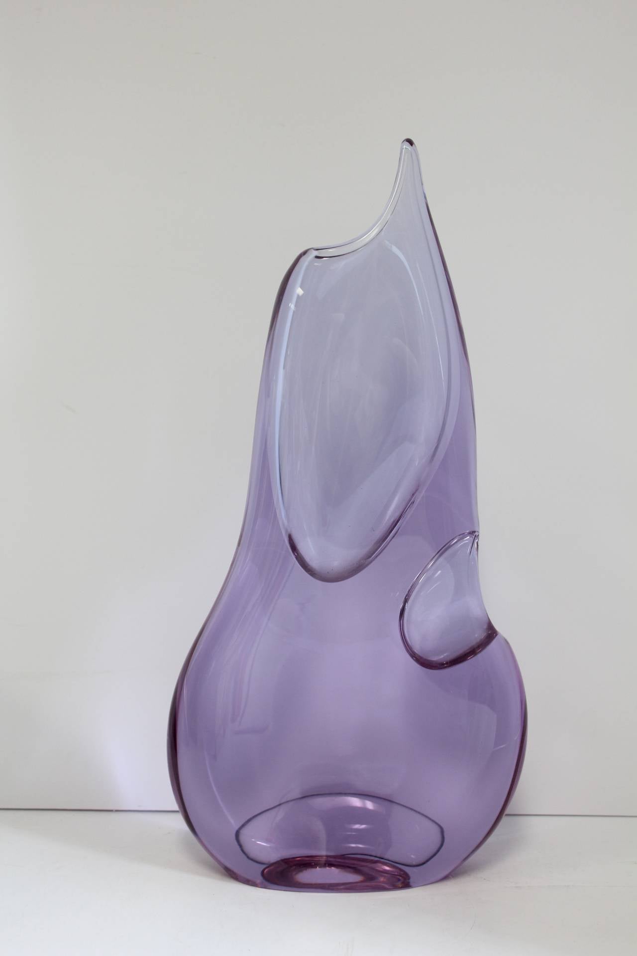 Stylish Mid-Century Alexandrite Glass Vase For Sale at 1stDibs