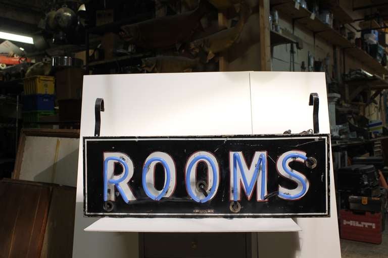 1950's Original Double Sided Neon Rooms Sign at 1stDibs