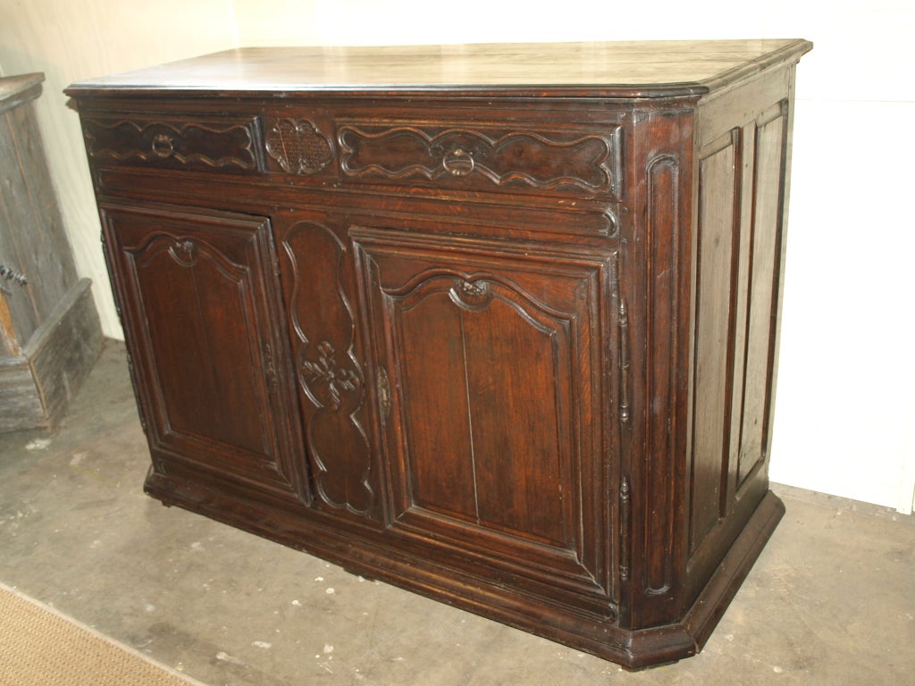 French Antique Louis XIII Style Buffet For Sale at 1stDibs