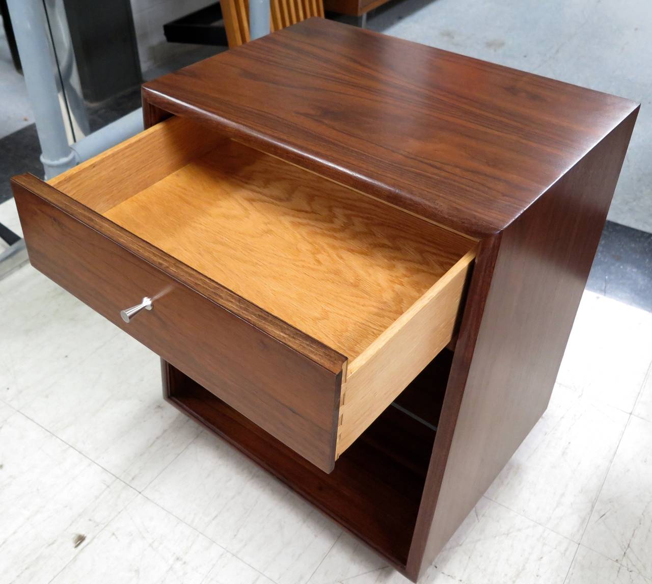 1950s Pair of Drexel Nightstands For Sale at 1stDibs