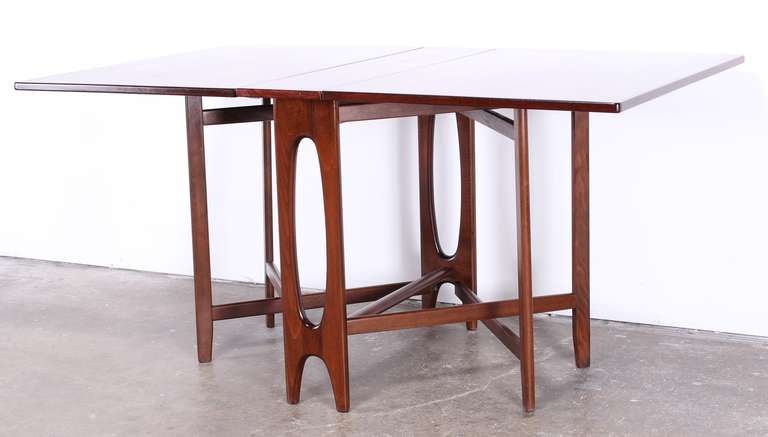 Danish Moller Style Rosewood Drop Leaf Table at 1stDibs