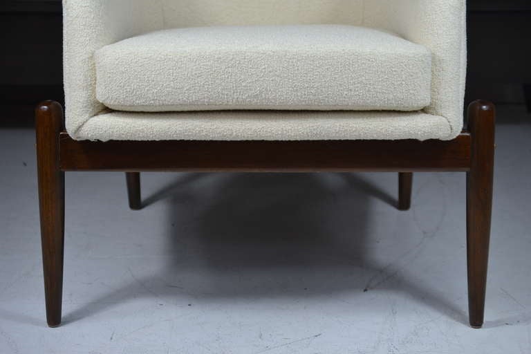 Mid-Mod Floating Lounge Chairs at 1stDibs