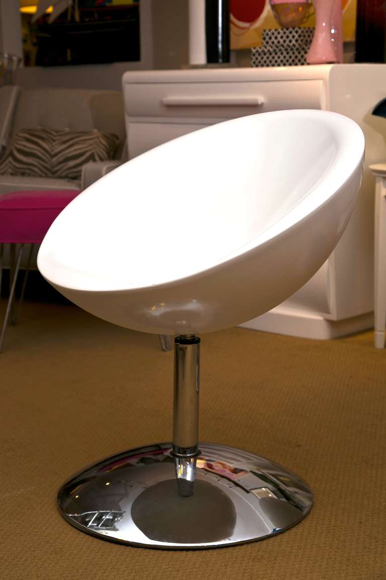 Pair of Swivel Bubble Chairs at 1stDibs